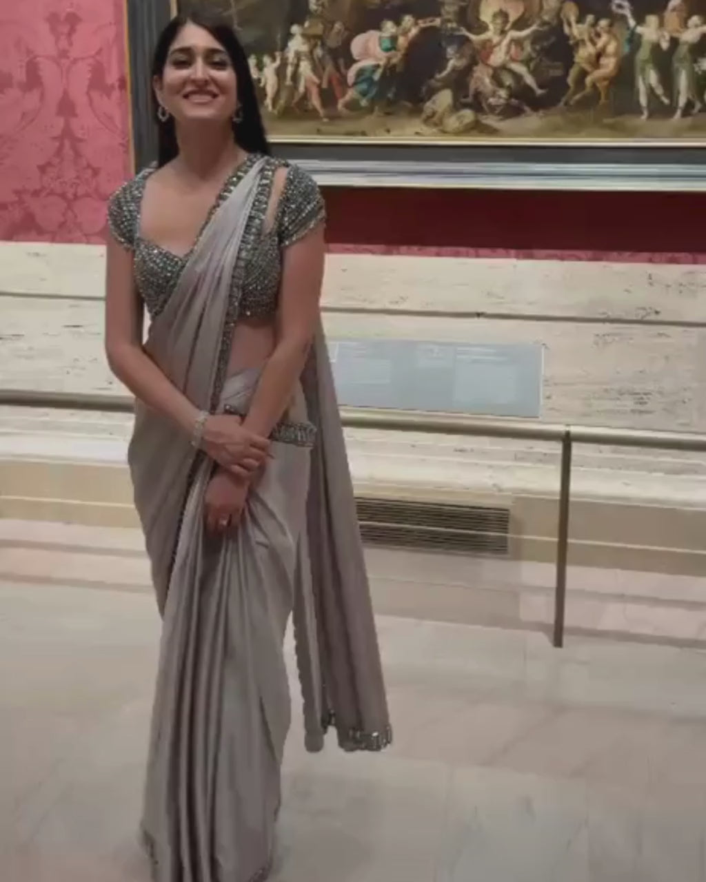 Crystal Grey Satin Sari Set | Vvani by Vani Vats – KYNAH